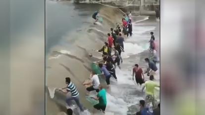 تماشای ویدیو: اصل ماهیگیری اینه😜 - اینما